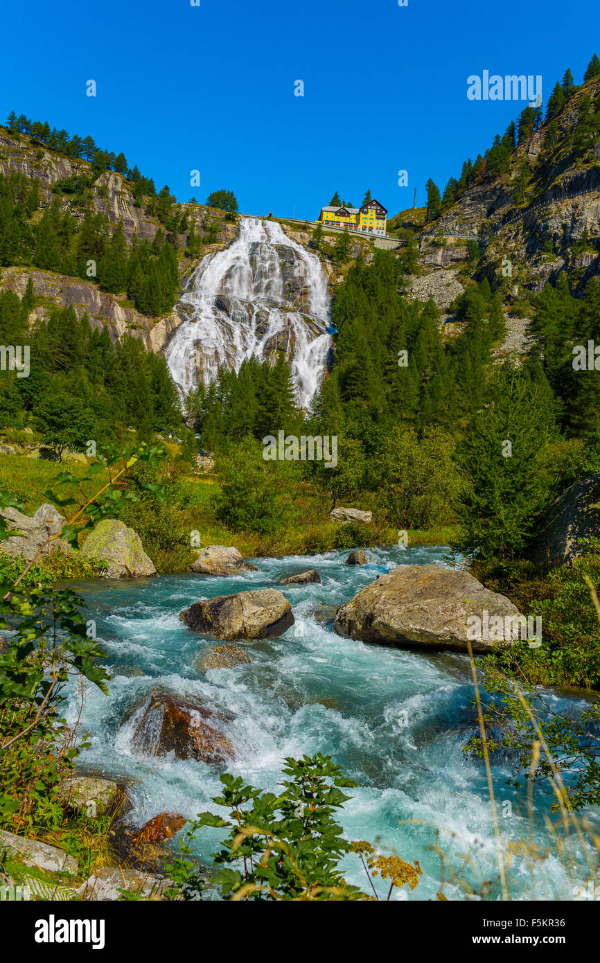Hotel cascata del toce immagini e fotografie stock ad alta risoluzione ...
