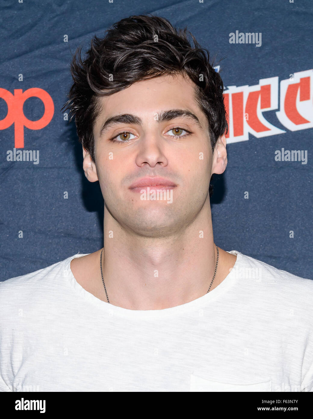 Matthew daddario immagini e fotografie stock ad alta risoluzione - Alamy