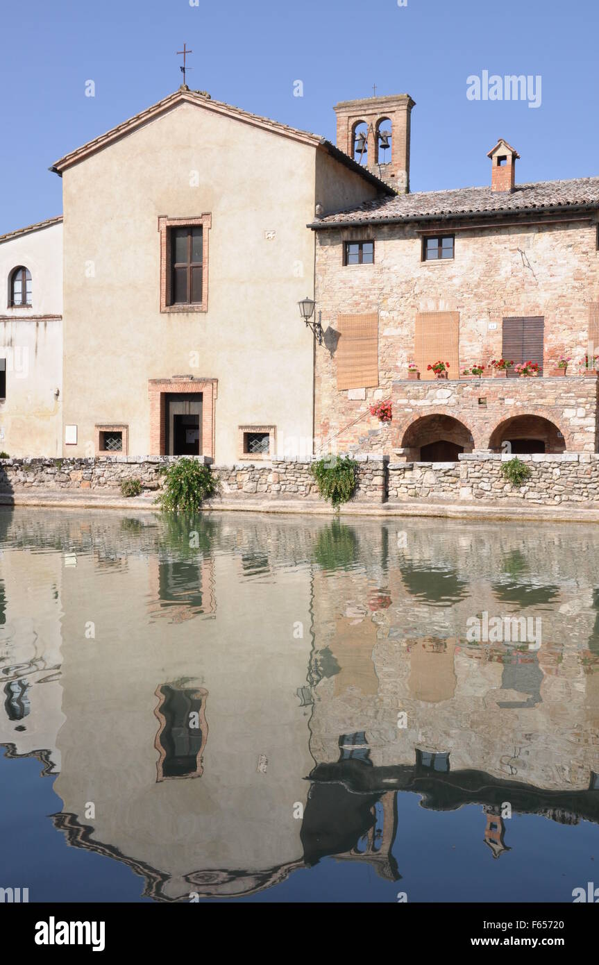 Vecchie terme nel borgo medievale di bagno vignoni immagini e ...