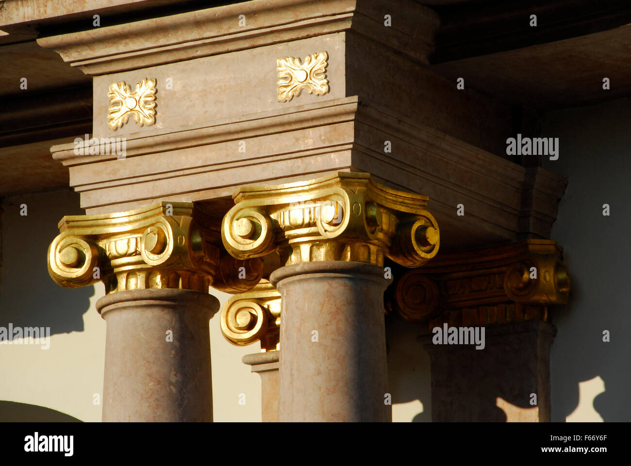 Godollo kastely immagini e fotografie stock ad alta risoluzione - Alamy