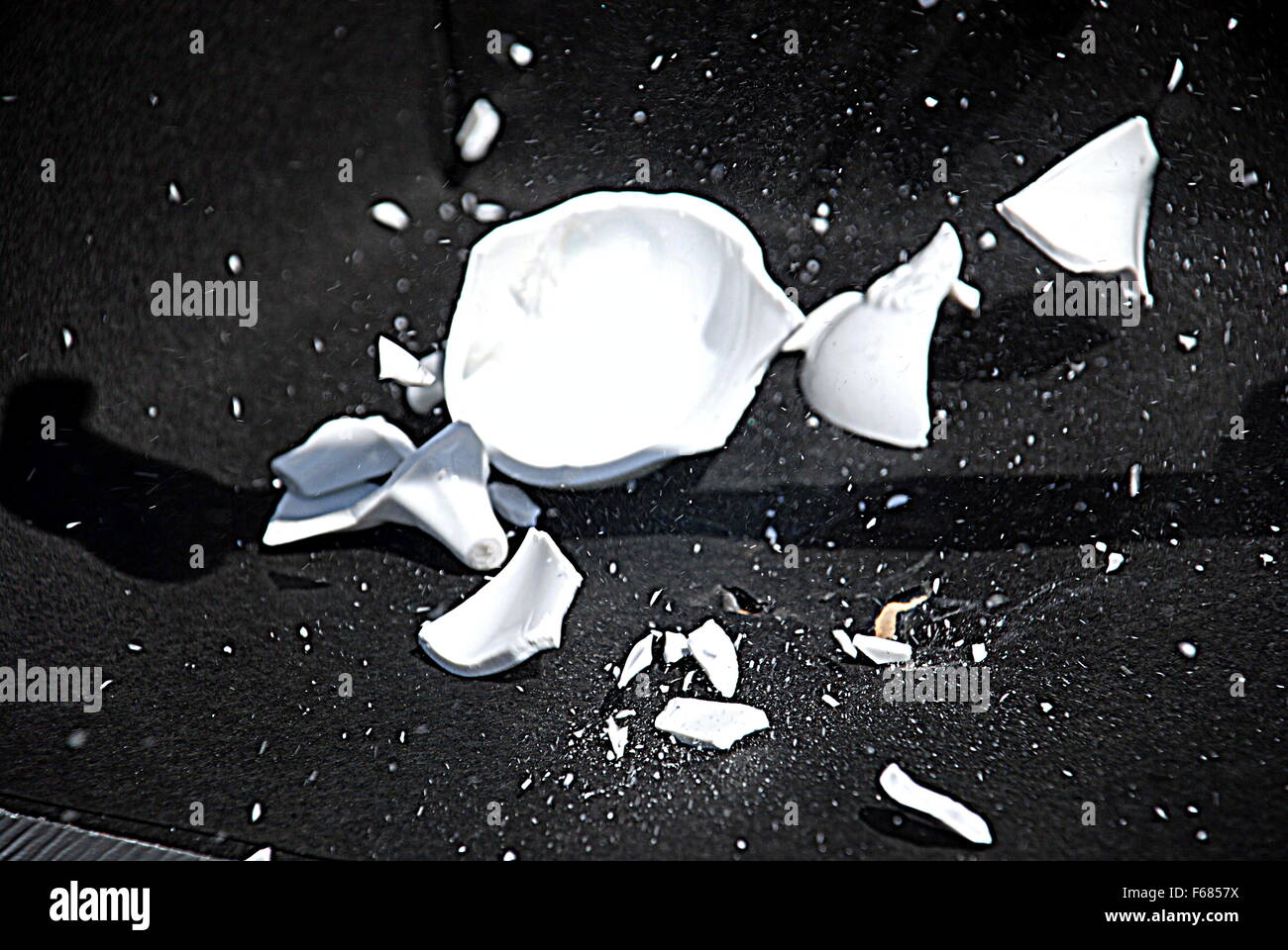 Vaso rotto immagini e fotografie stock ad alta risoluzione - Alamy