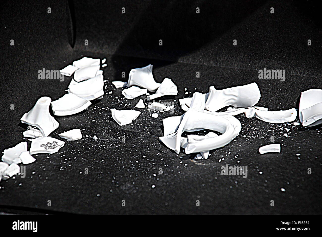 Vaso rotto immagini e fotografie stock ad alta risoluzione - Alamy