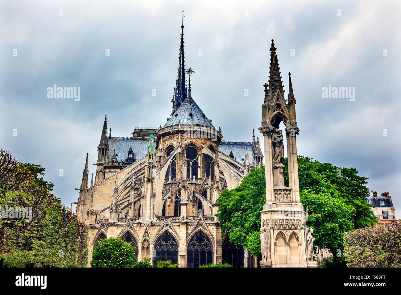 Notre dame contrafforti volanti immagini e fotografie stock ad alta ...