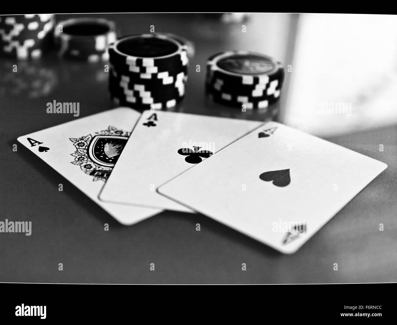 Fiches da poker nero Immagini e Fotos Stock - Alamy