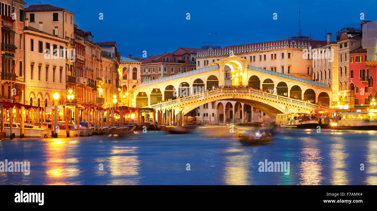 Il Ponte di Rialto a sera, il Canal Grande di Venezia, UNESCO Foto ...