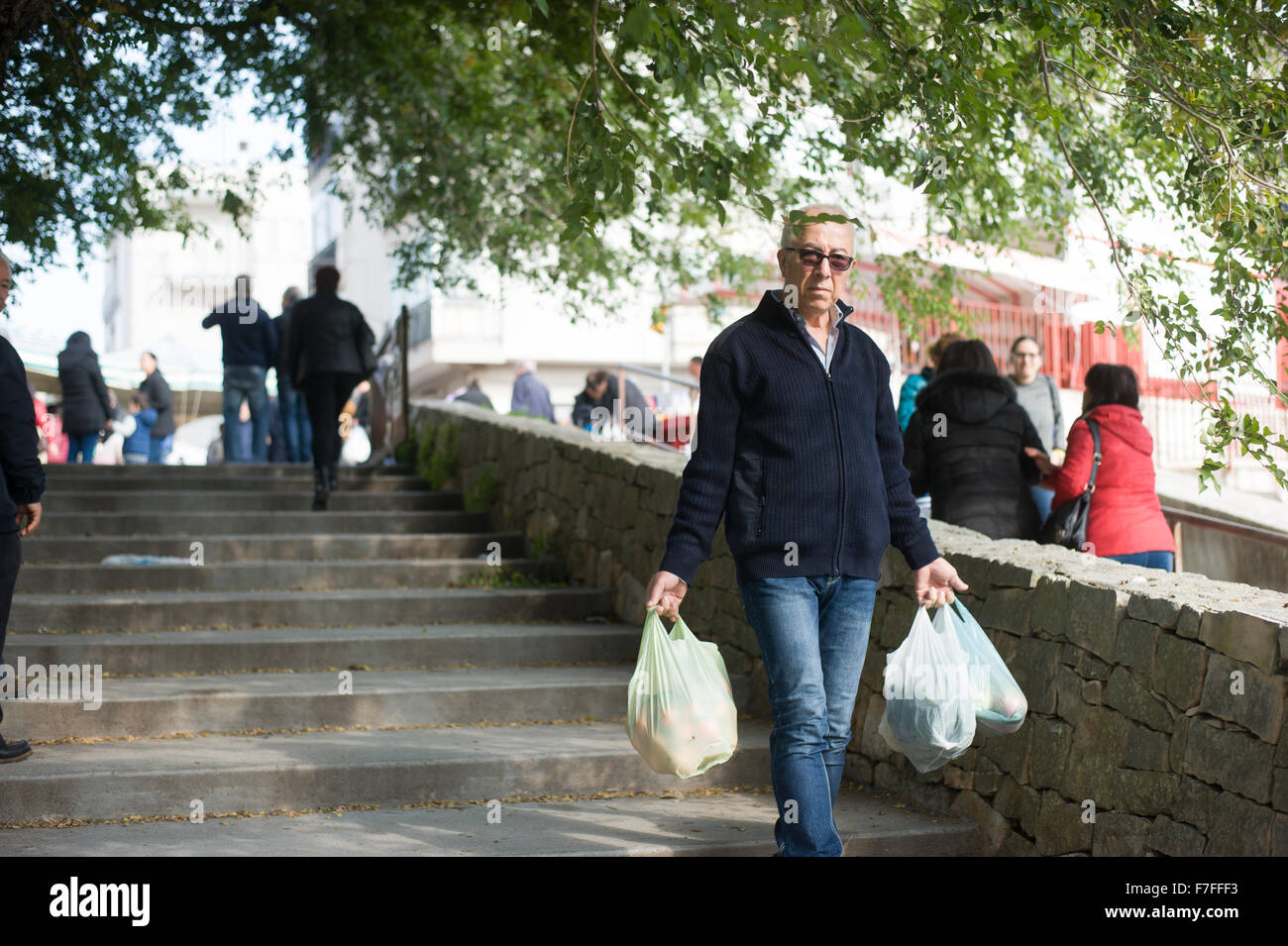 Mercato alimentare nella città italiana di Ostuni, Puglia, Italia ...