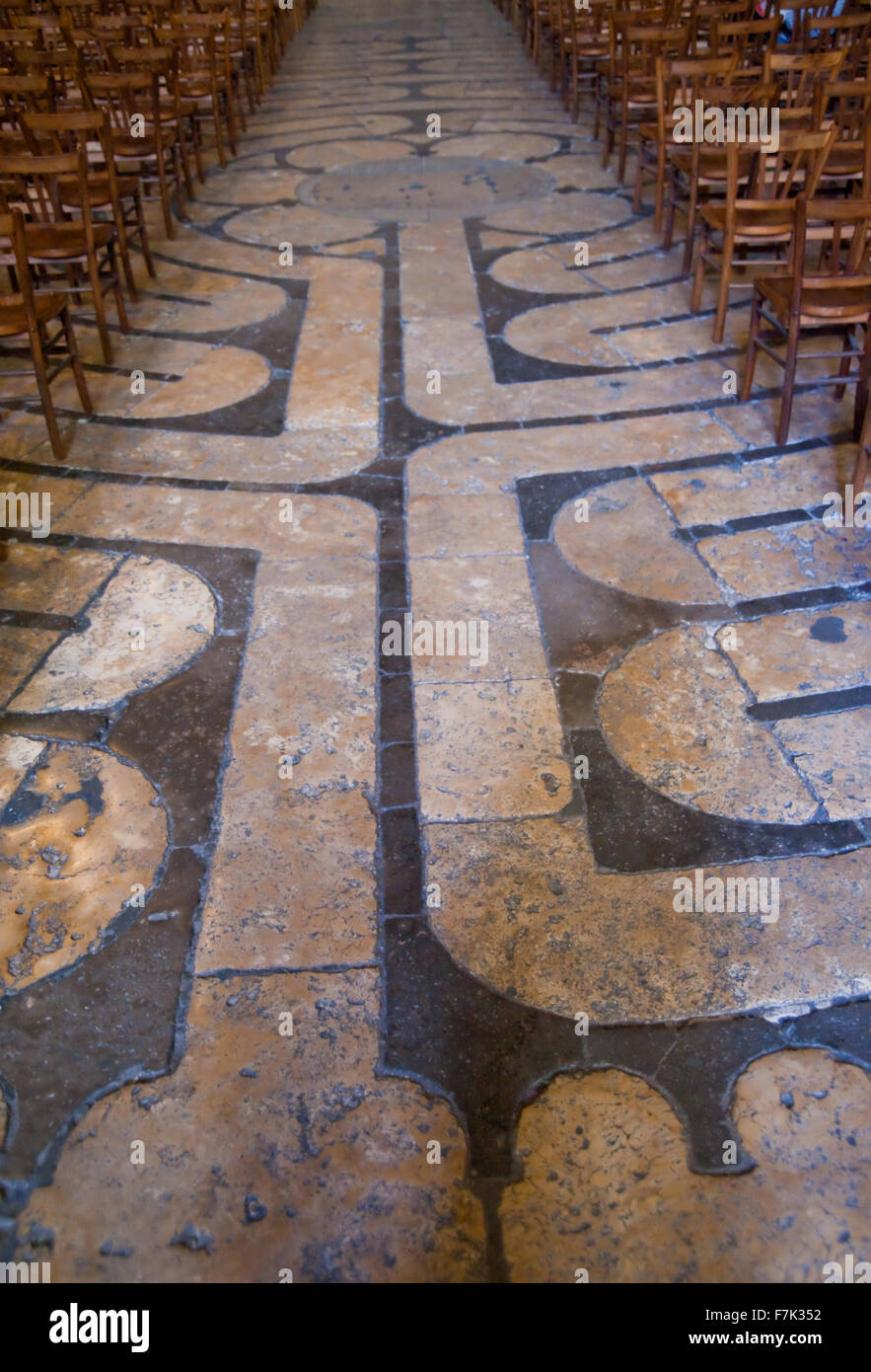 Labirinto della cattedrale di chartres immagini e fotografie stock ad ...