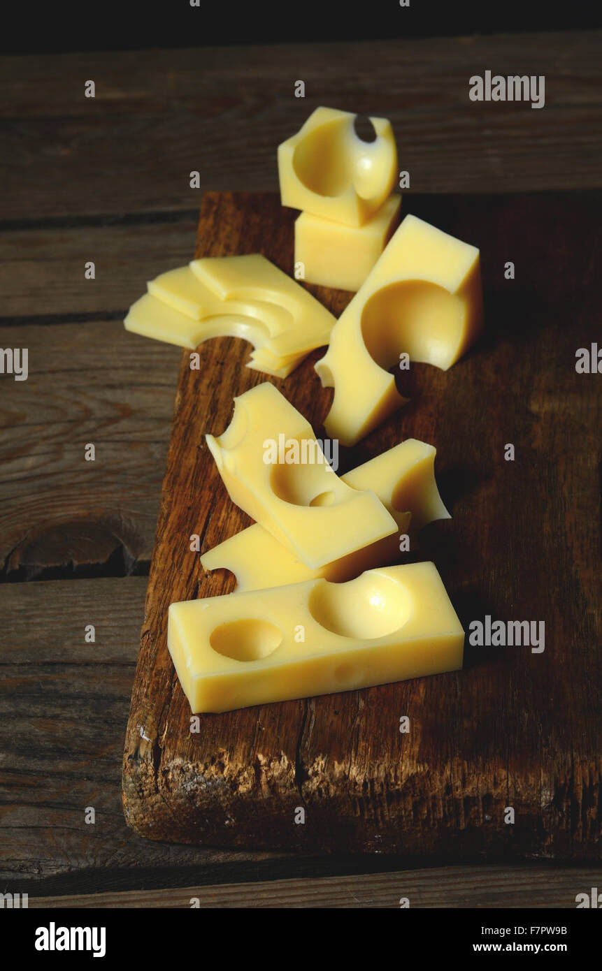 Formaggio emmental svizzero immagini e fotografie stock ad alta ...