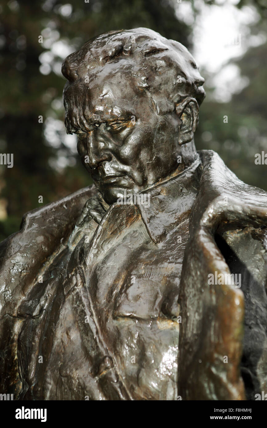 Statue josip broz tito in immagini e fotografie stock ad alta ...