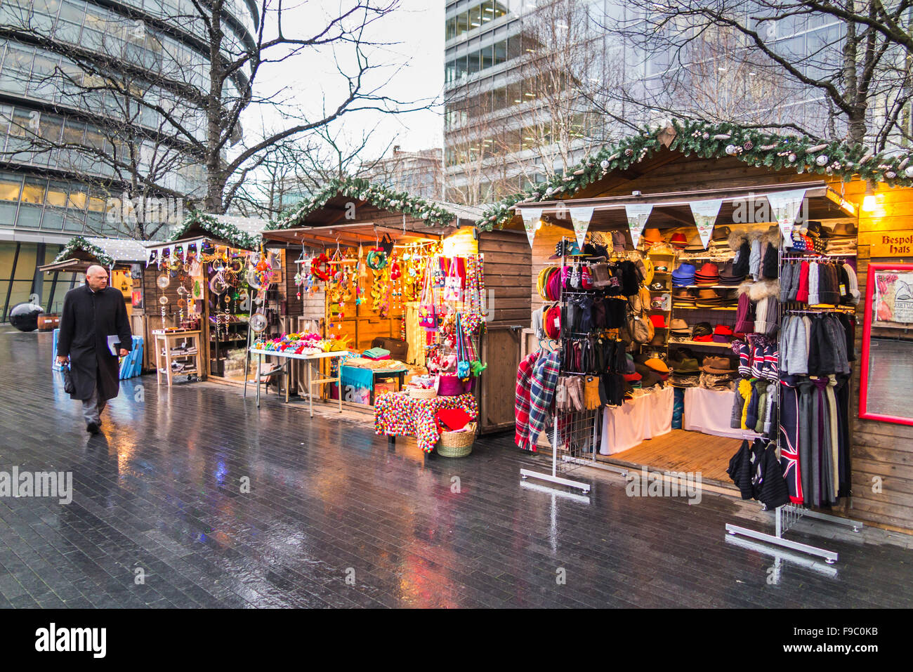 Coloratissime bancarelle del Ponte di Londra città mercato di Natale ...
