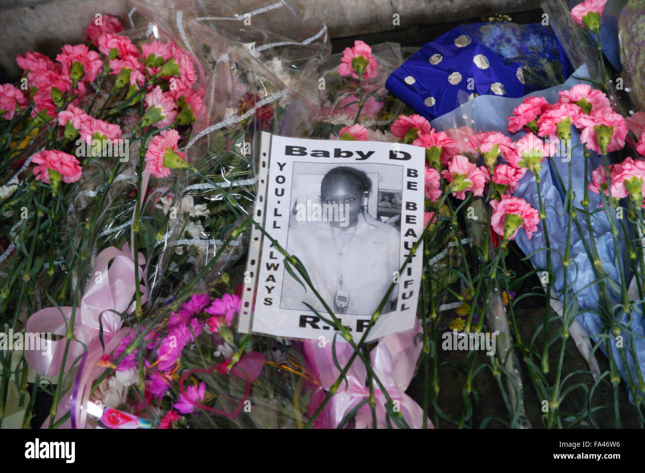 Fiori della vittima di omicidio immagini e fotografie stock ad alta ...
