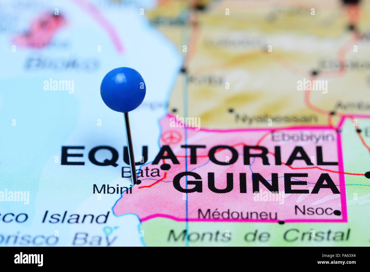 Mbini imperniata su una mappa di Africa Foto stock - Alamy