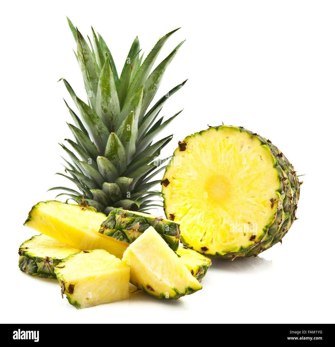 Cut pineapple immagini e fotografie stock ad alta risoluzione - Alamy