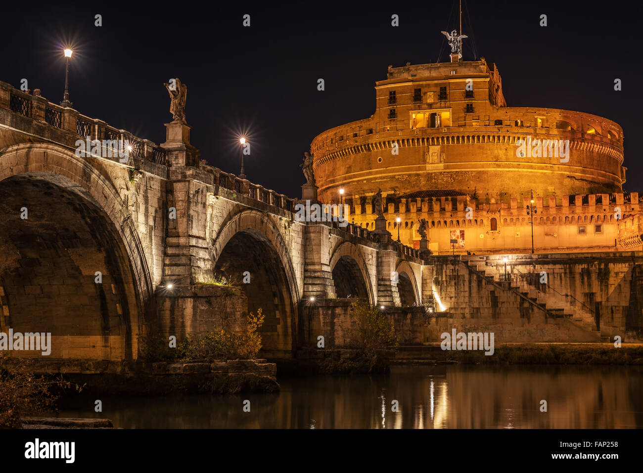Mausoleo santo immagini e fotografie stock ad alta risoluzione - Alamy