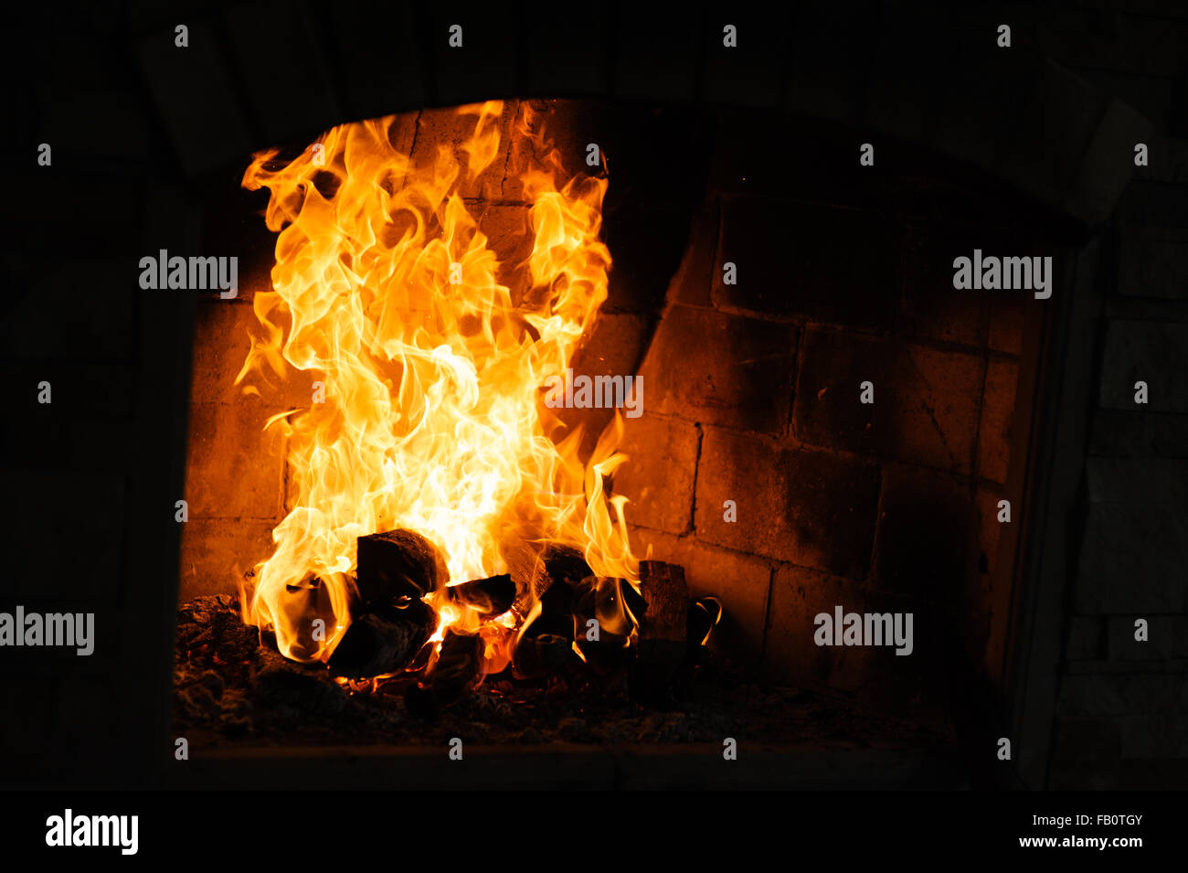 Danza nel fuoco immagini e fotografie stock ad alta risoluzione - Alamy