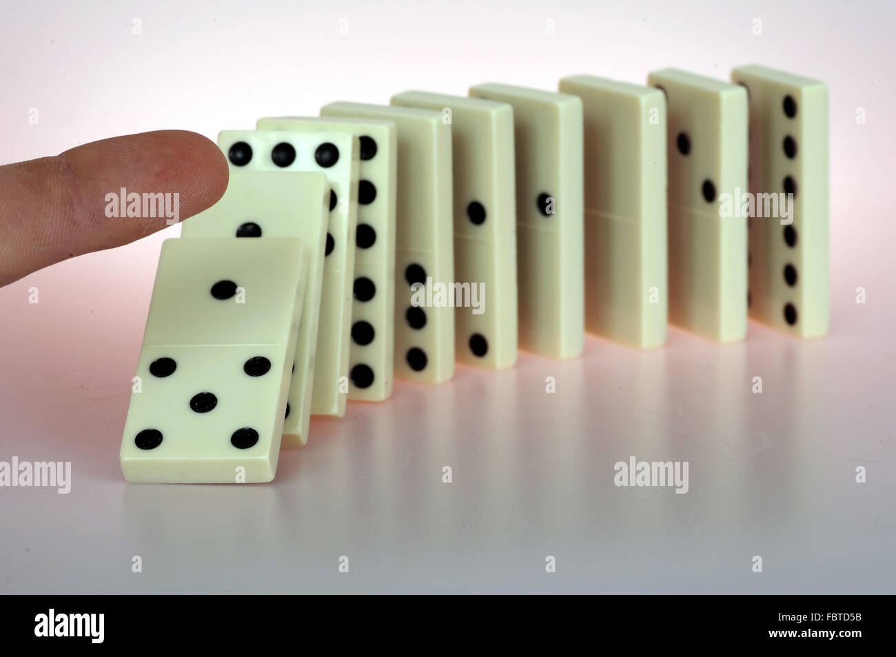 Domino effect immagini e fotografie stock ad alta risoluzione - Alamy