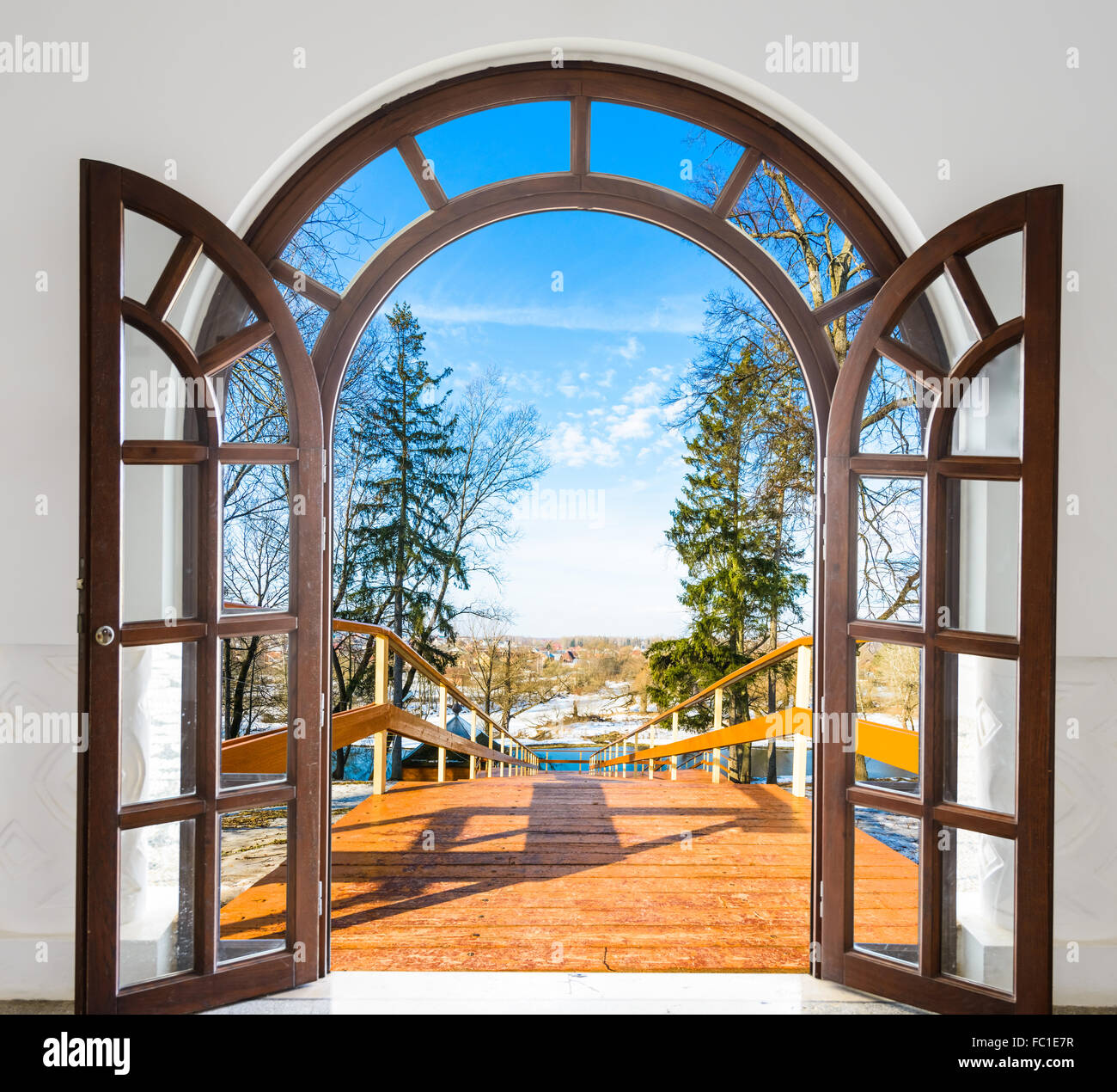 Porta scala in metallo immagini e fotografie stock ad alta risoluzione ...