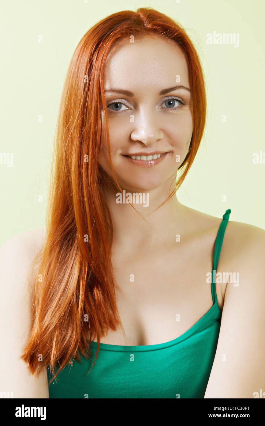 Donna dai capelli rossi immagini e fotografie stock ad alta risoluzione - Alamy