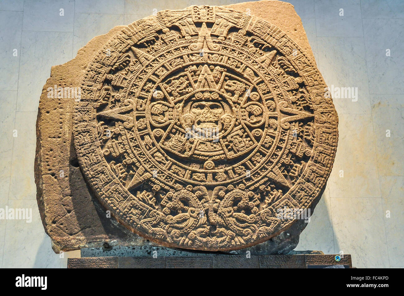 Pietra del calendario azteco immagini e fotografie stock ad alta ...