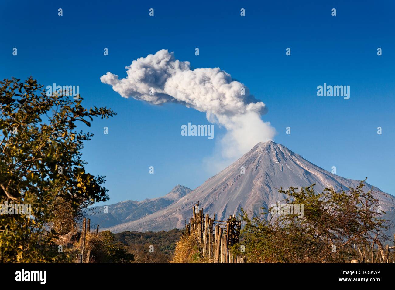 Vulcano del fuoco immagini e fotografie stock ad alta risoluzione - Alamy