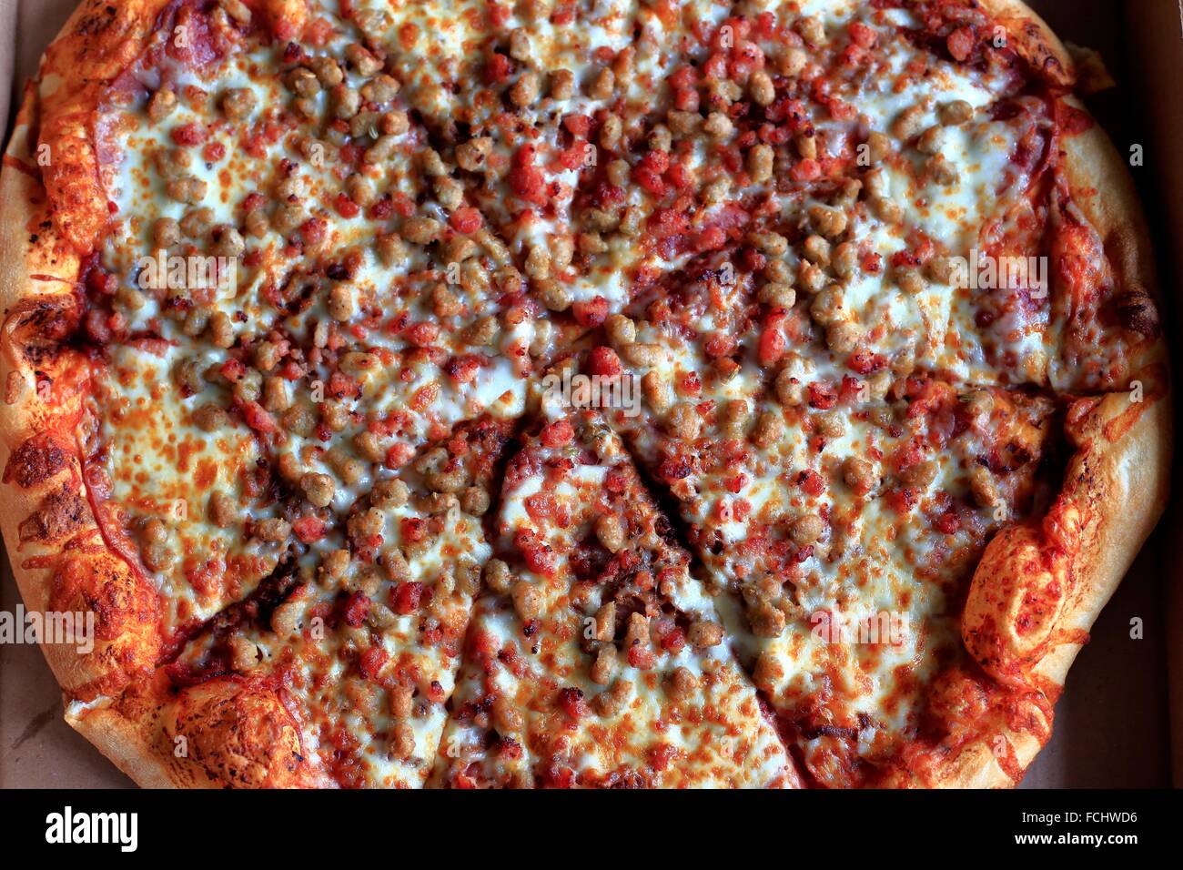 La pizza degli amanti della carne immagini e fotografie stock ad alta ...