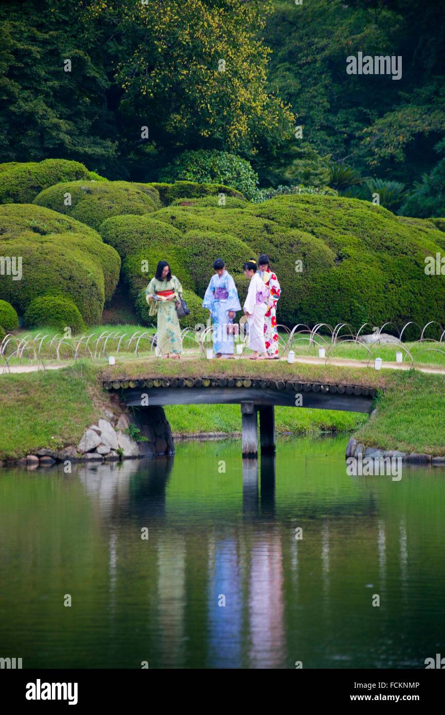 Giovani donne giapponesi immagini e fotografie stock ad alta ...