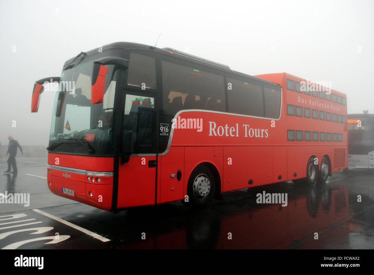 Rotel tours bus immagini e fotografie stock ad alta risoluzione - Alamy
