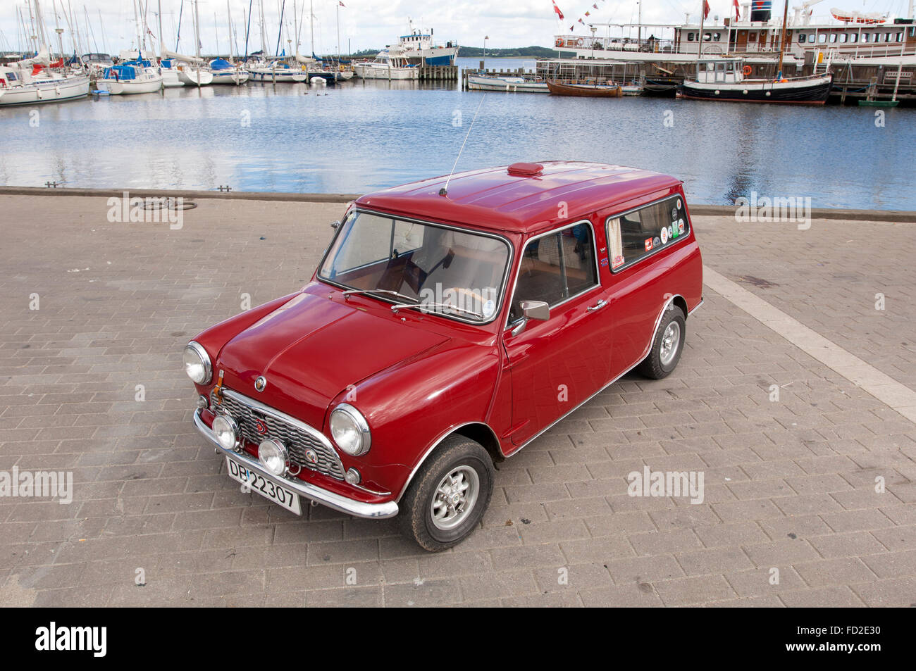 Mini furgone austin classico immagini e fotografie stock ad alta ...