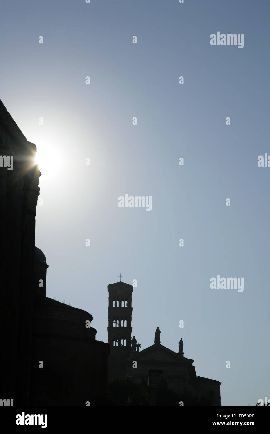 Campanile della basilica dei santi giovanni paolo a roma immagini e ...