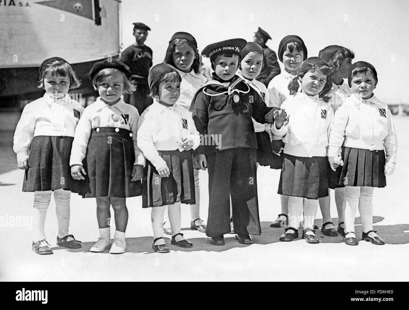 I bambini della "Balilla" presso il Lido di Roma in Italia, 1935 Foto ...