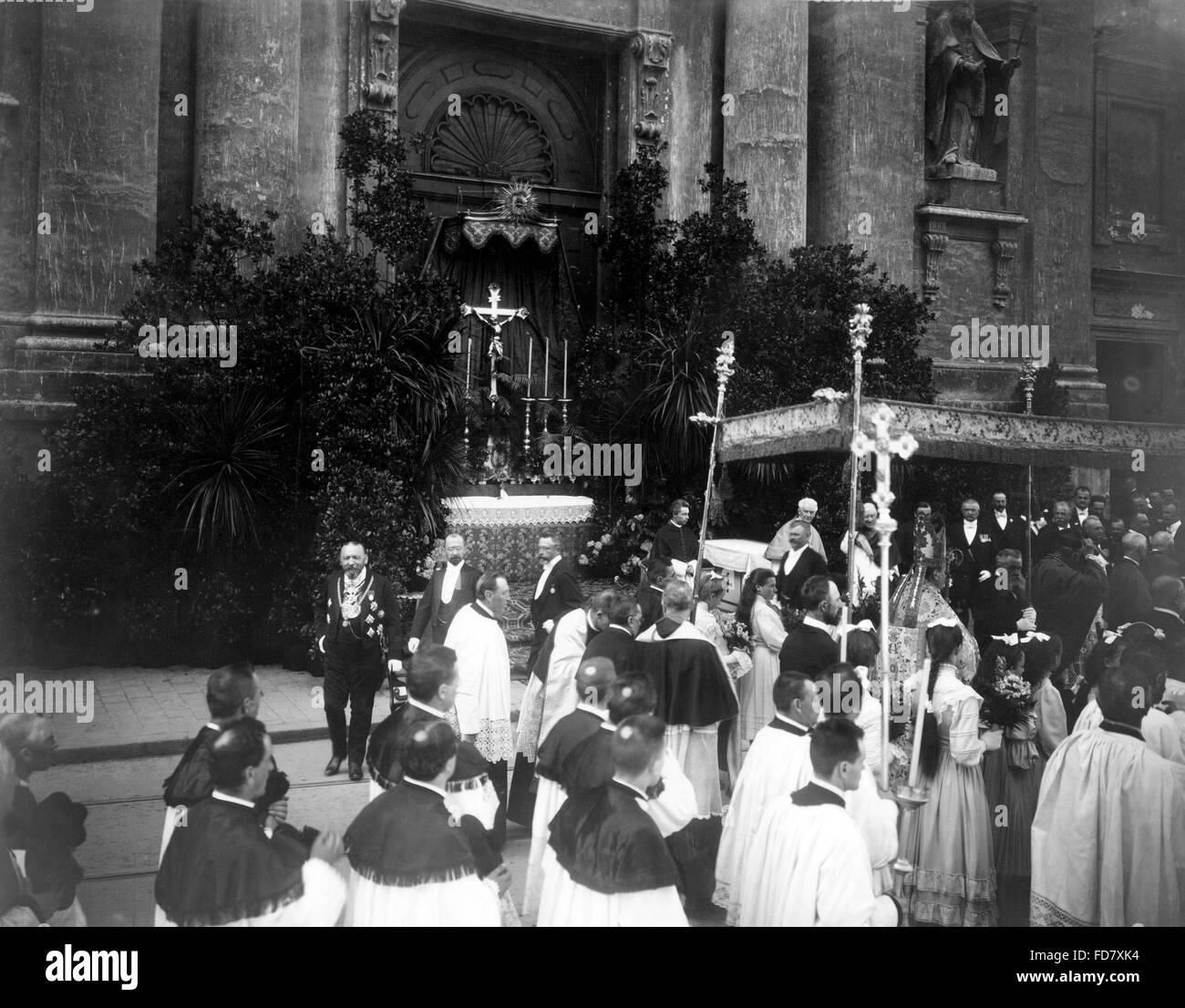 Corpus christi procession munich Foto e Immagini Stock in Bianco e Nero ...