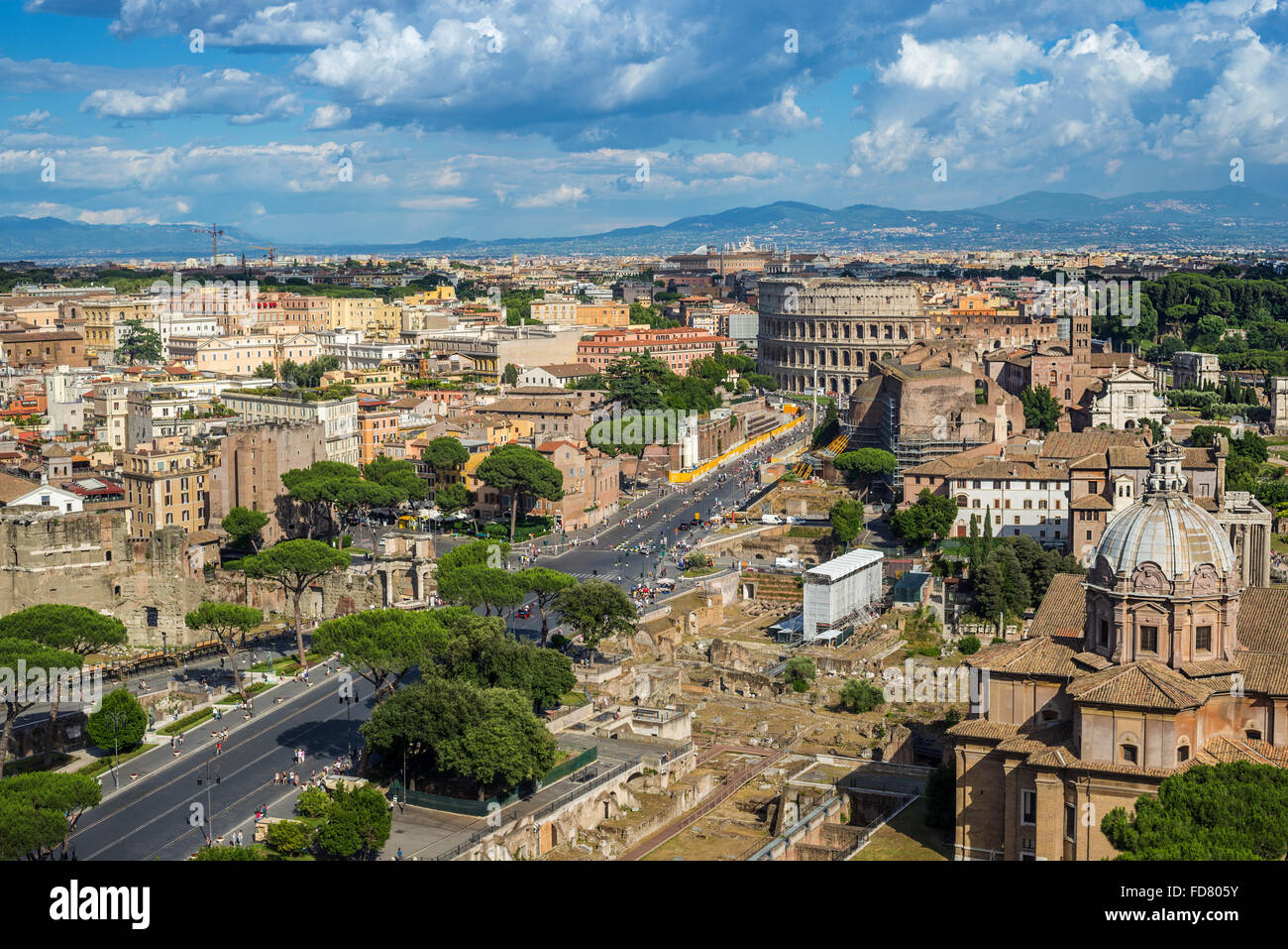 Aerial view rome city colosseum immagini e fotografie stock ad alta ...