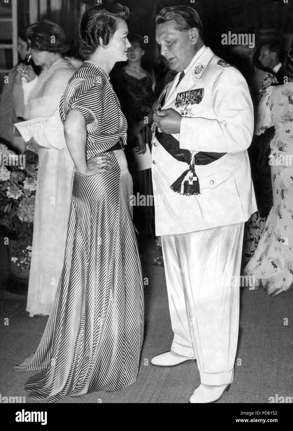 Hermann Goering con Anna Elisabeth v. Ribbentrop, 1936 Foto stock - Alamy