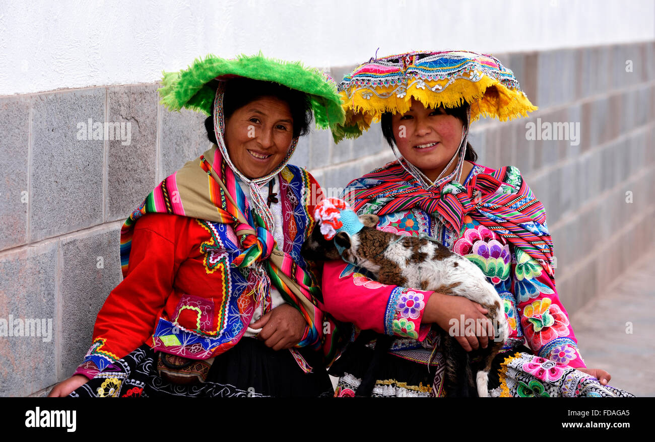 Donne peruviane immagini e fotografie stock ad alta risoluzione - Alamy