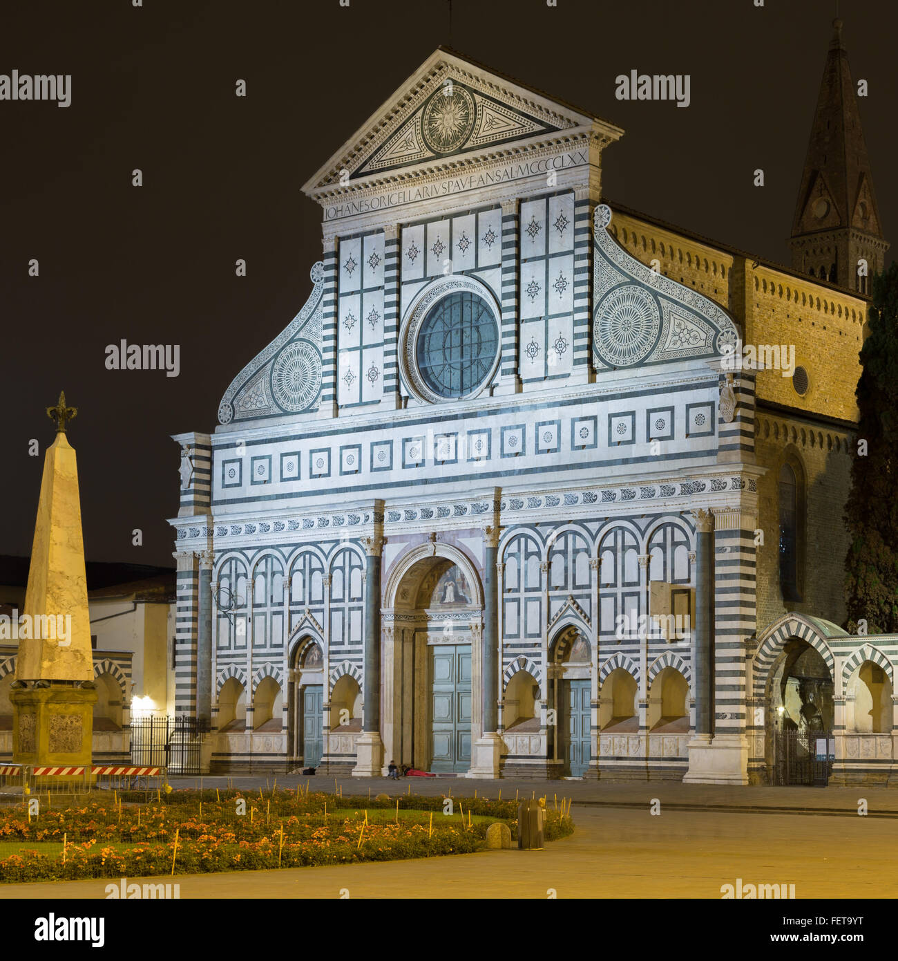 Colpo di notte della basilica di santa maria novella immagini e ...