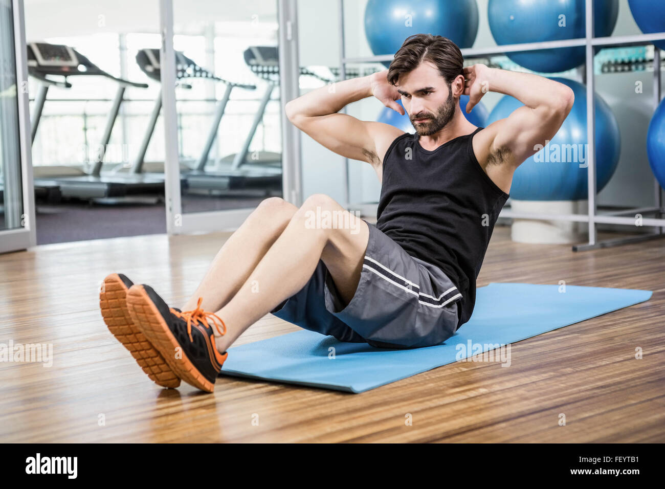 Addominali uomo immagini e fotografie stock ad alta risoluzione - Alamy