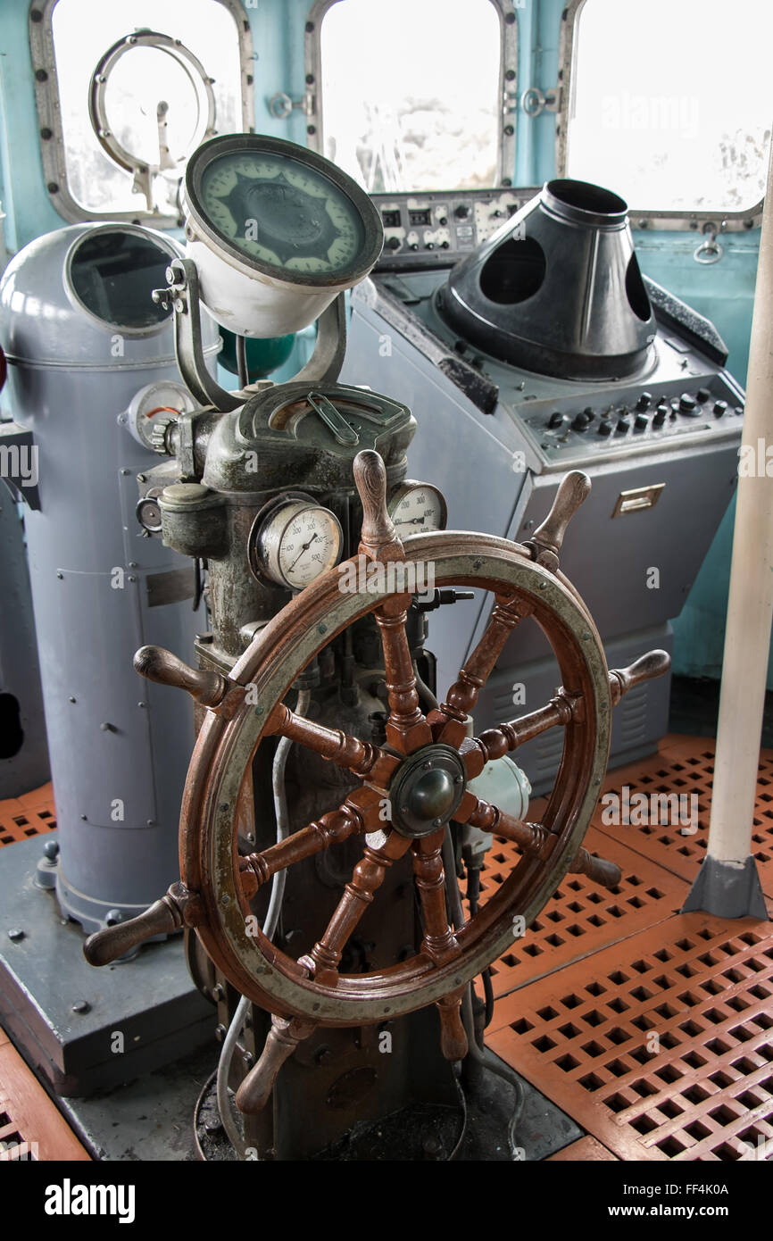 Timoneria nave da guerra immagini e fotografie stock ad alta ...