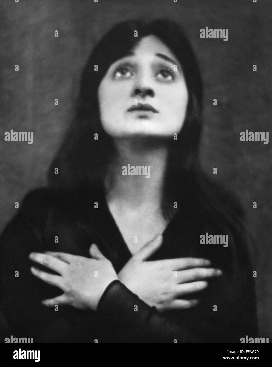 CELIA ADLER (1891-1979). /NAmerican attrice. Figlia di Giacobbe Adler e ...