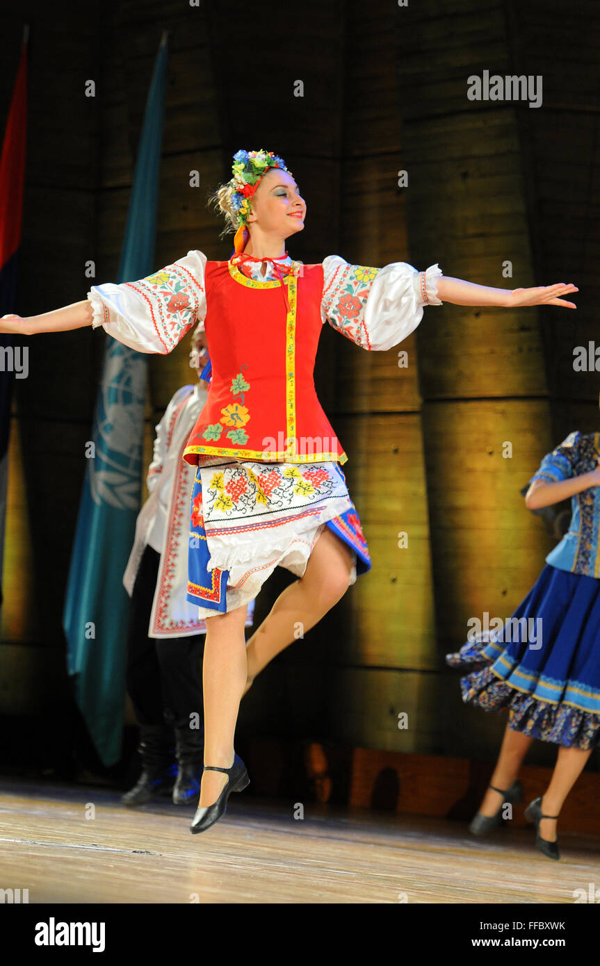 Russian folk dance hat immagini e fotografie stock ad alta risoluzione ...