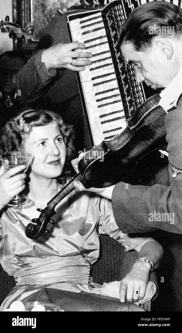 EVA BRAUN 1912 1945 NGerman Padrona Di Adolf Hitler Fotografia Da eva-braun-1912-1945-ngerman-padrona-di-adolf-hitler-fotografia-da