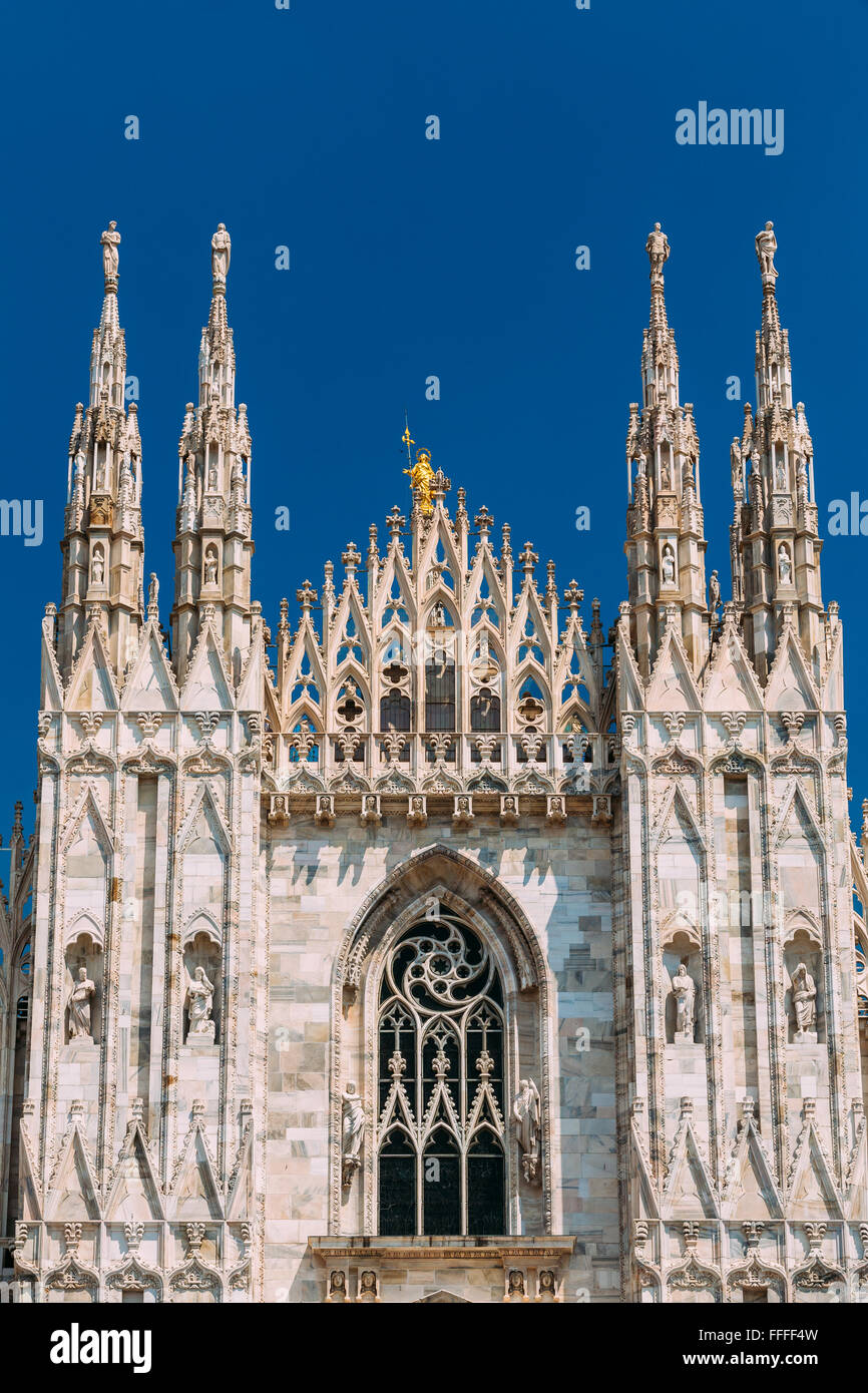 Particolare della facciata della Cattedrale di Milano o il Duomo di ...