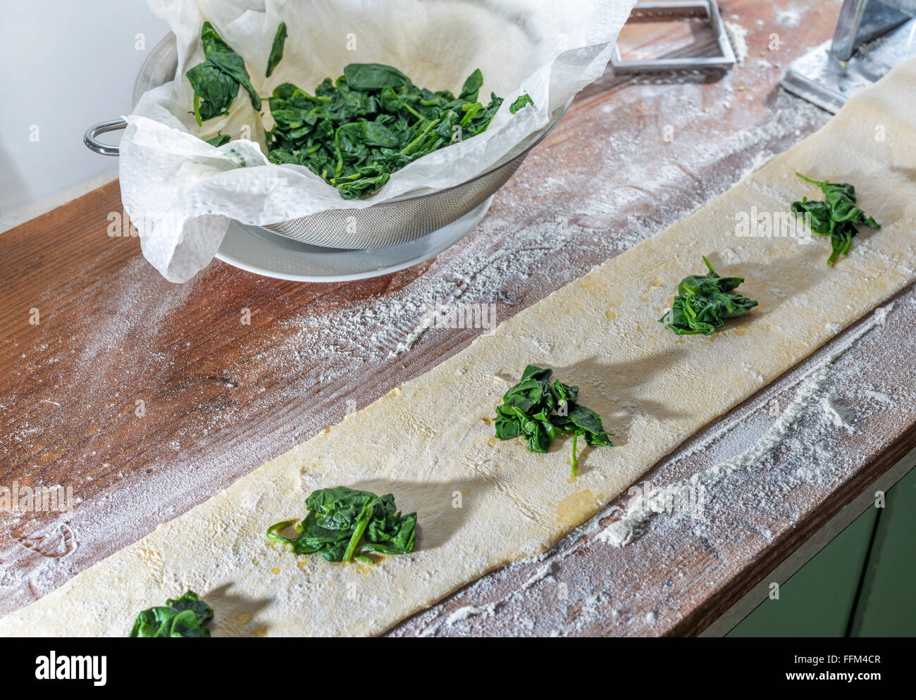 Ritaglia La Mano Immagini e Fotos Stock - Alamy