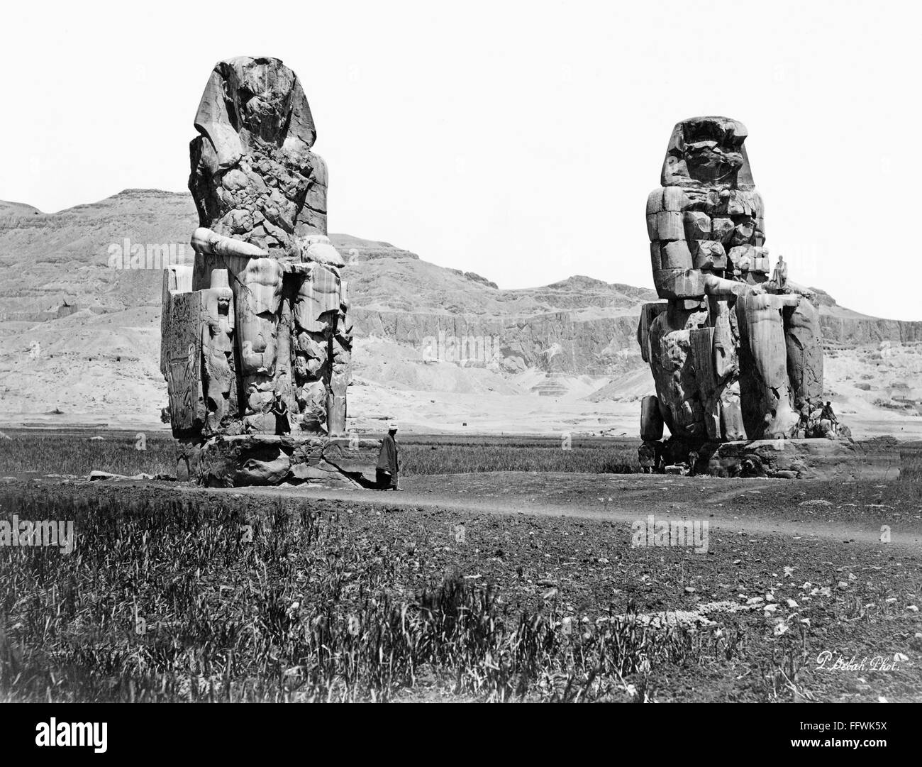 Egitto: il Colosso di Memnon. /Nil seduto due statue in arenaria del ...