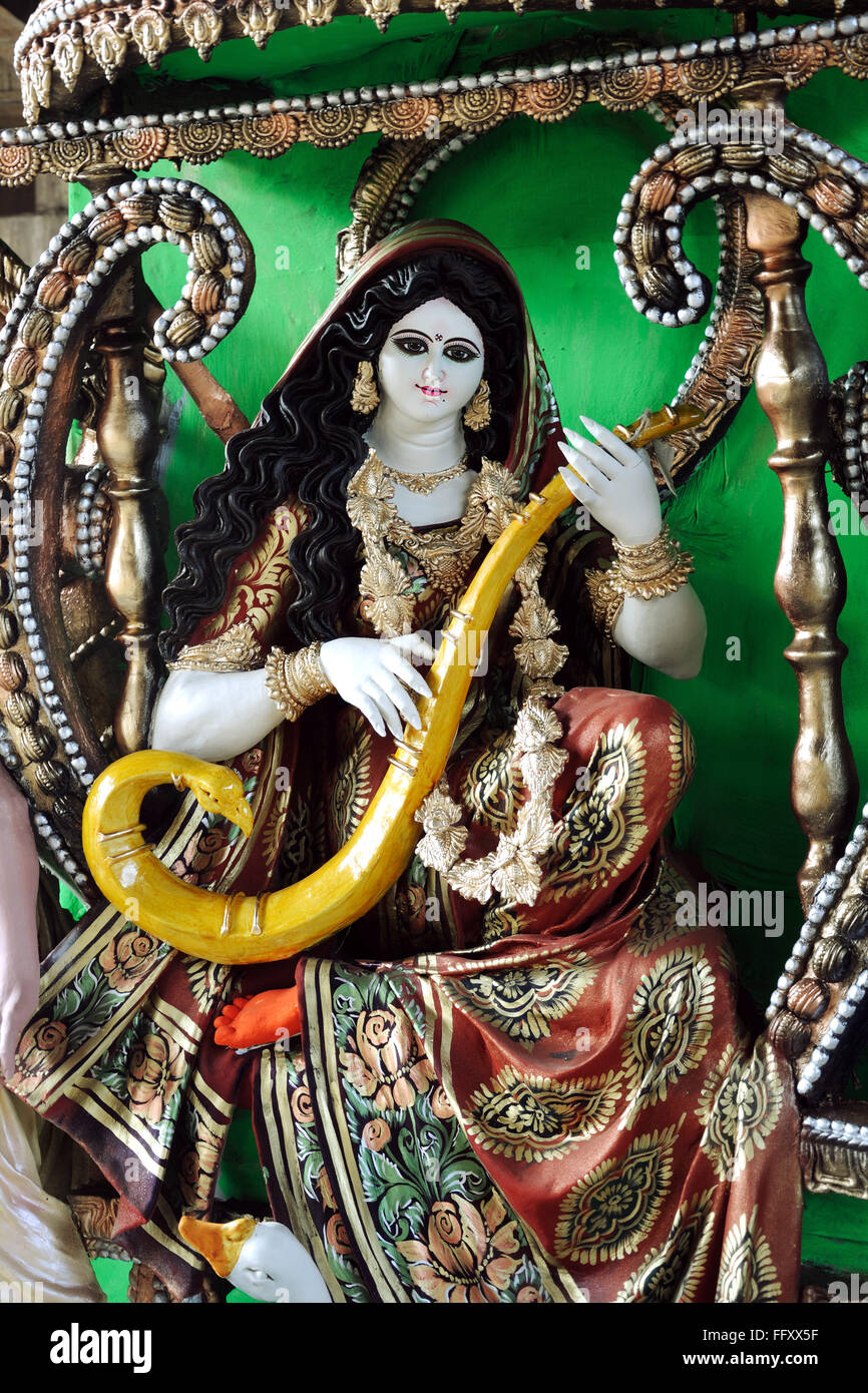 Saraswati devi immagini e fotografie stock ad alta risoluzione - Alamy