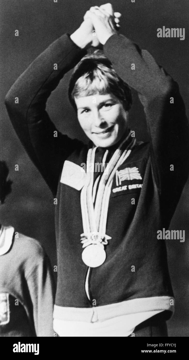 Maria RAND (1940- ). /NNΘe Bignal. Pista inglese e campo sportivo ...