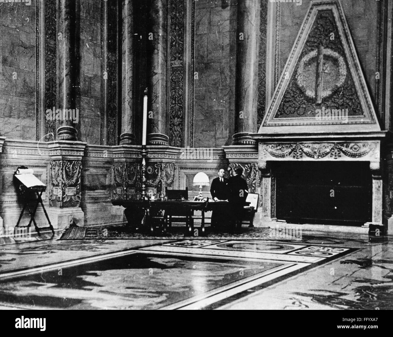 Benito mussolini desk italian dictator immagini e fotografie stock ad ...