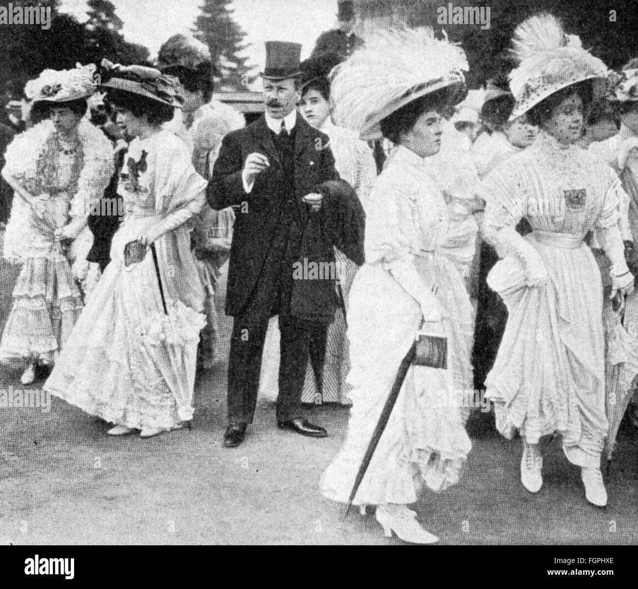 Moda, 1910 s, moda vestiti Signore e signori, Parigi, circa 1912 ...