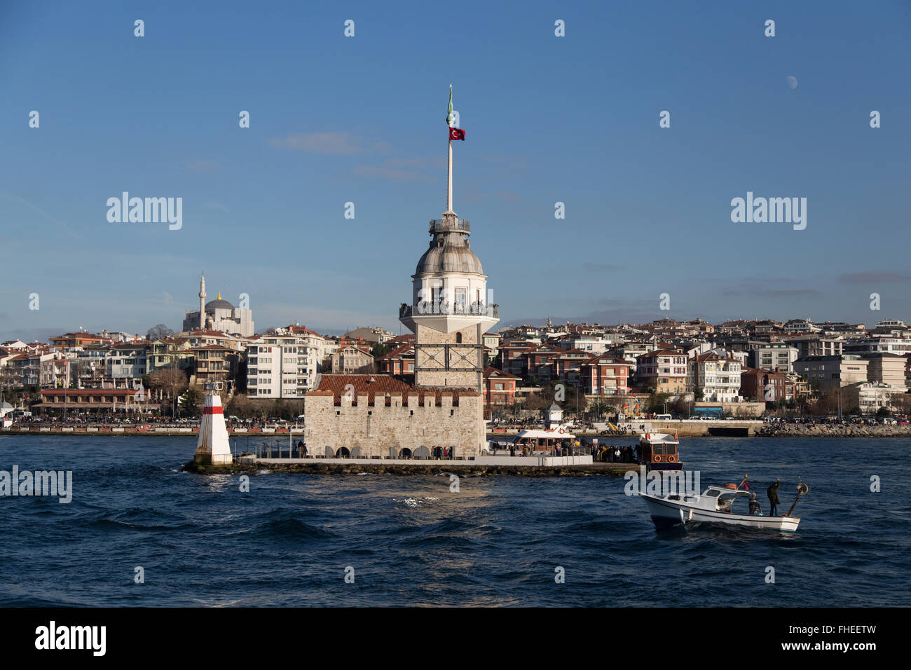 Maidens Tower in lo stretto del Bosforo, città di Istanbul, Turchia ...