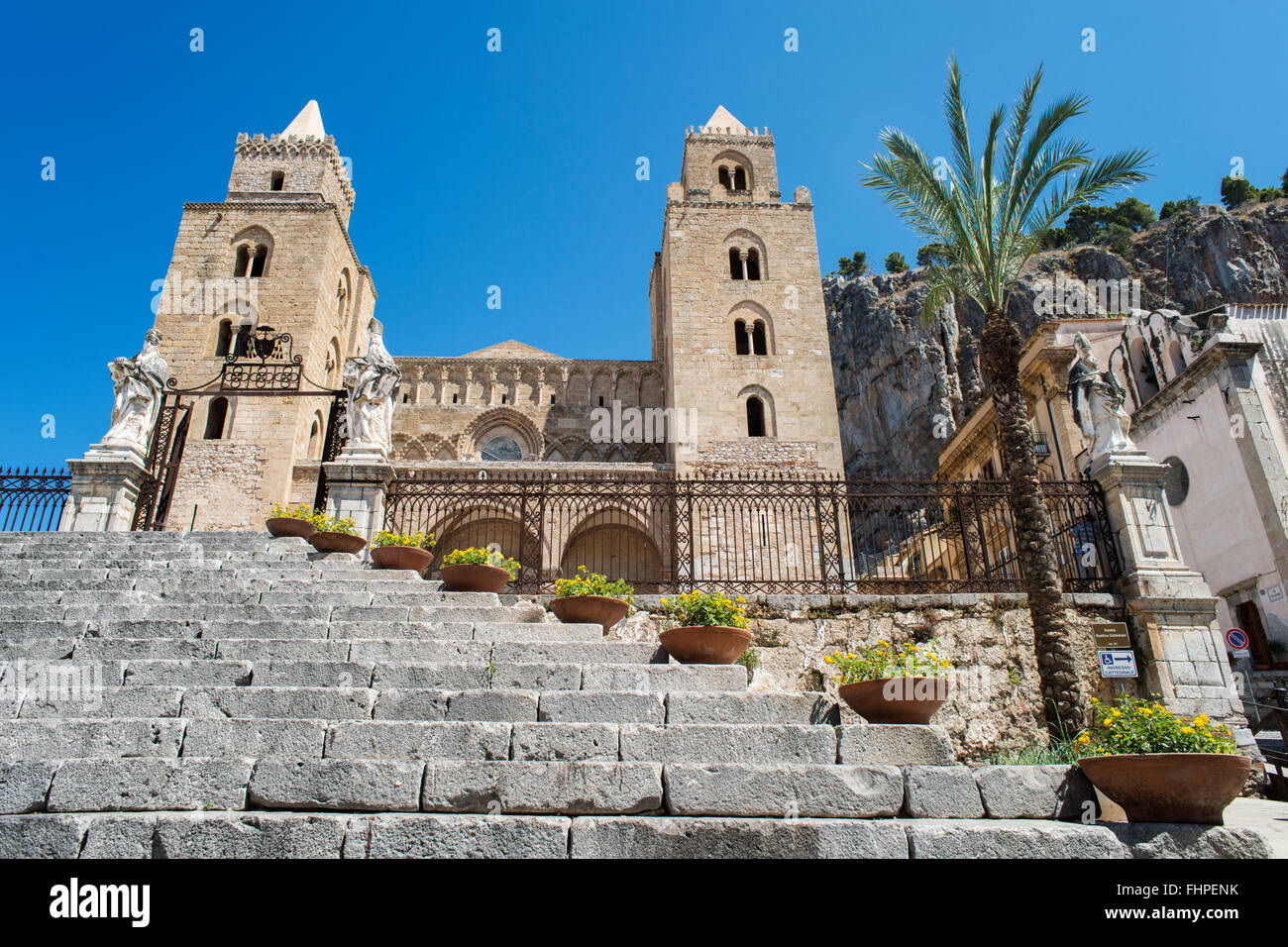 Castello di cefalu immagini e fotografie stock ad alta risoluzione - Alamy
