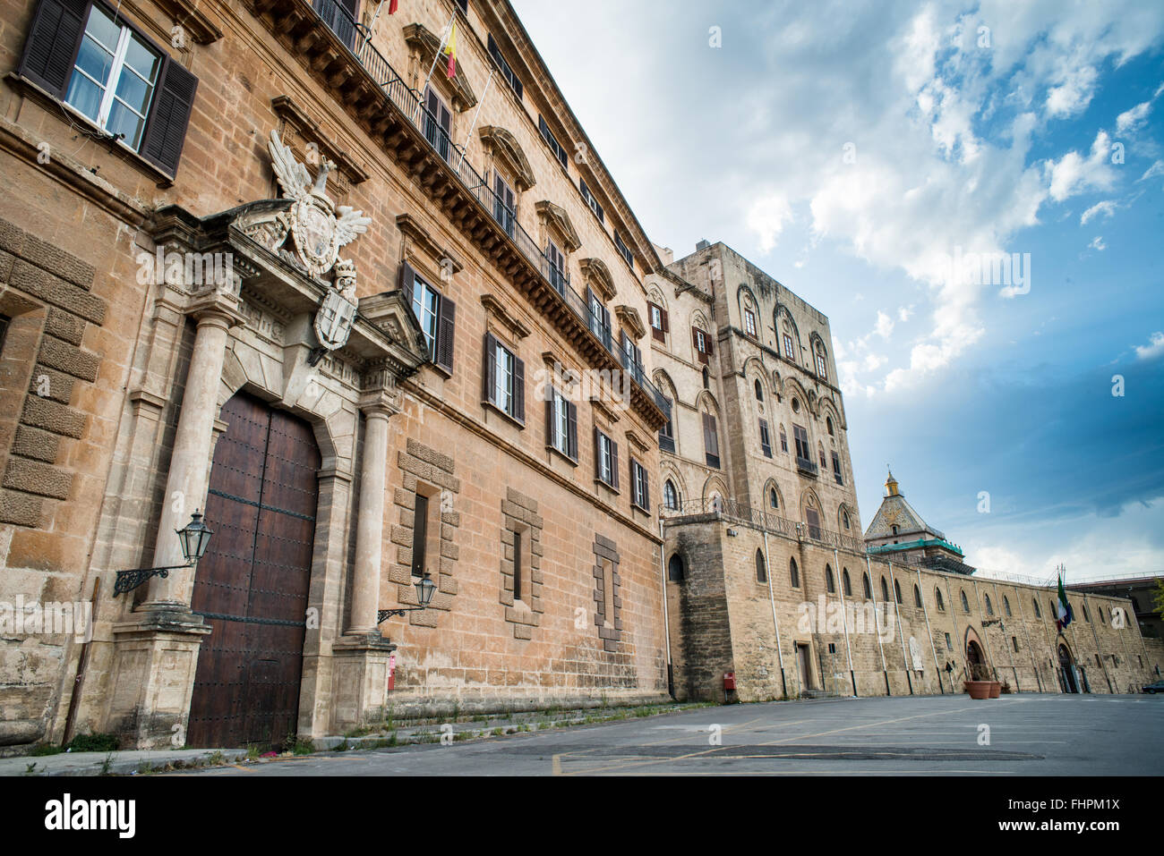 Edifici storici in immagini e fotografie stock ad alta risoluzione - Alamy